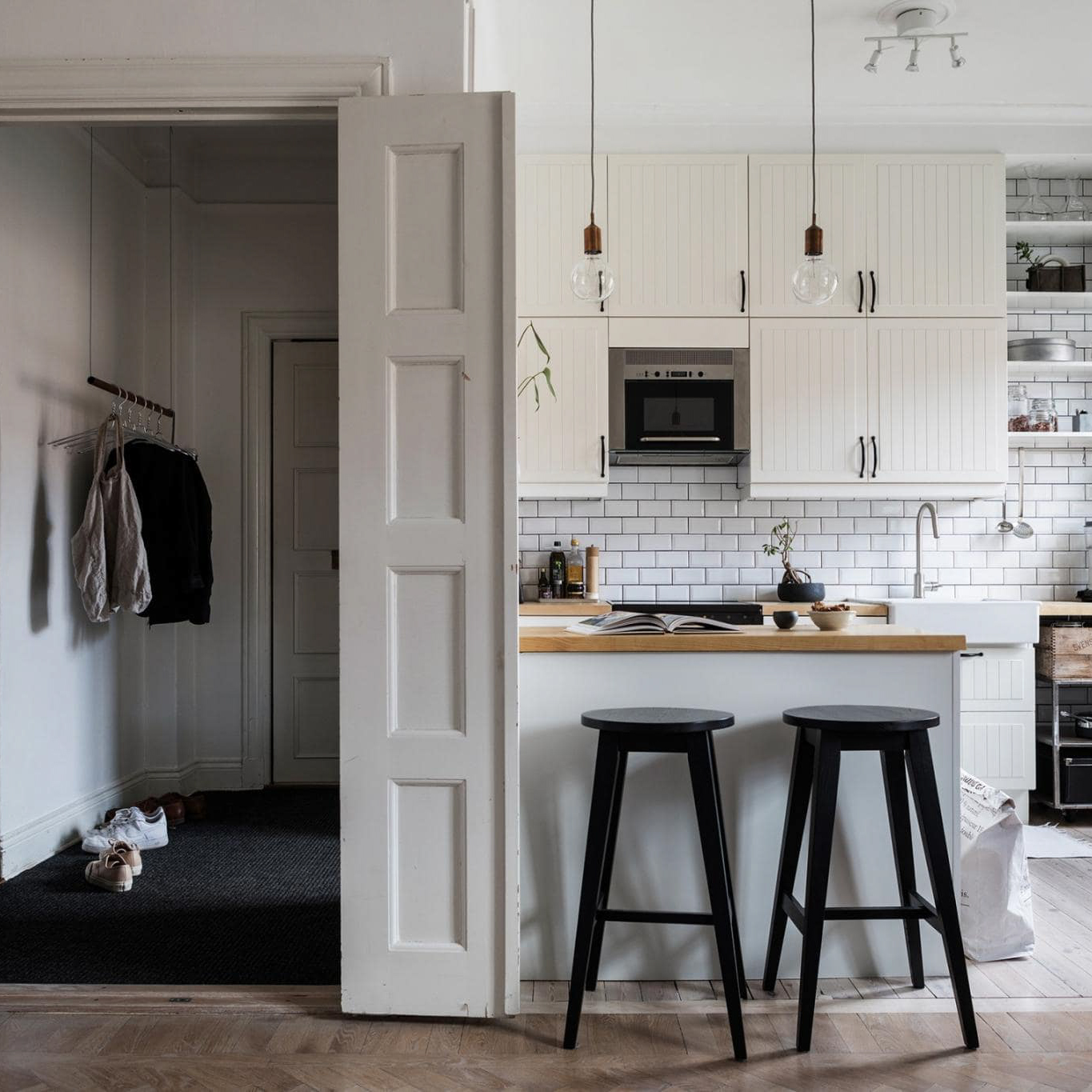 Stylish Sophistication: A Tour of Modern, Elegant, and Classy Kitchen ...