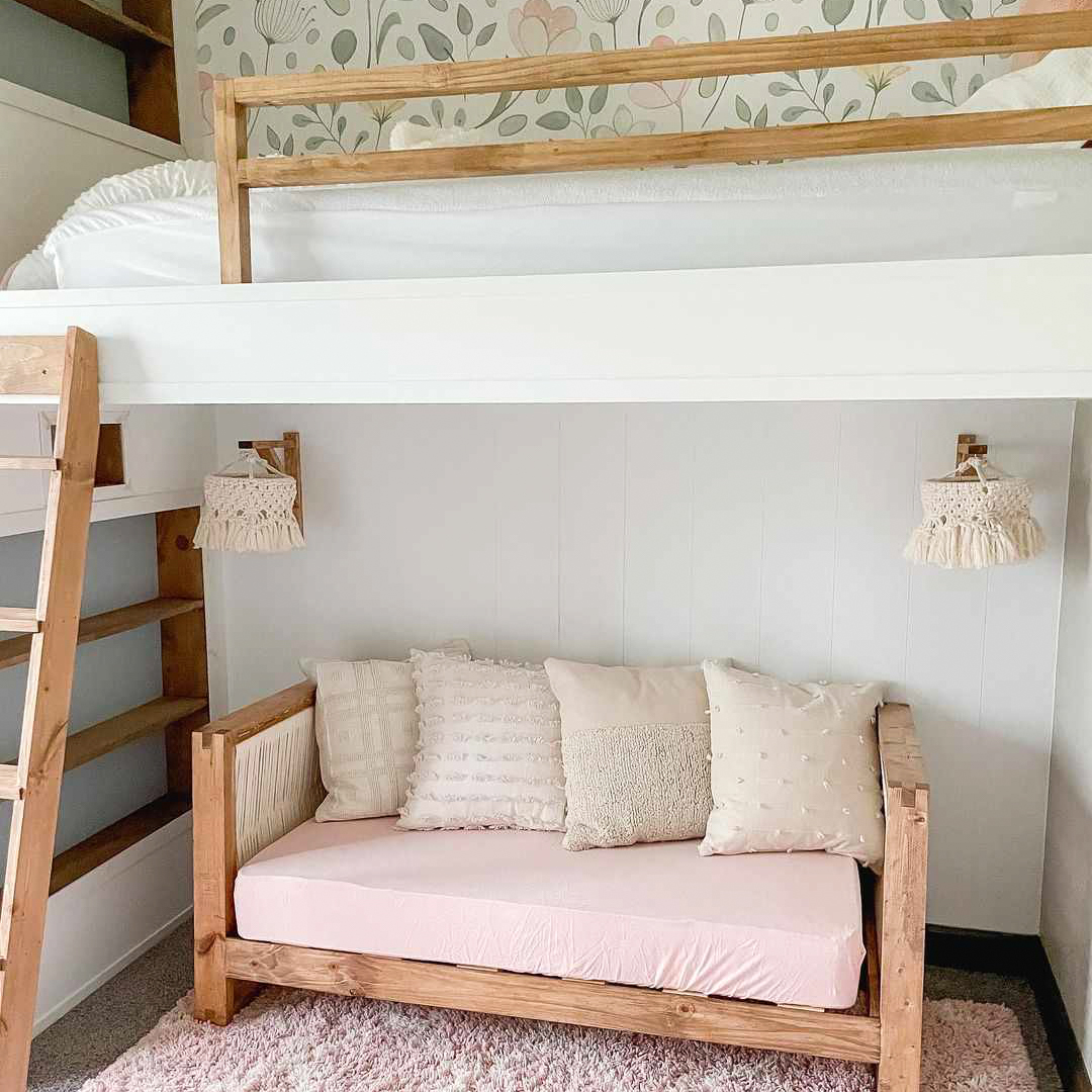 Practical Bedroom Lamps: Illuminating Your Space - Pentimentolighting